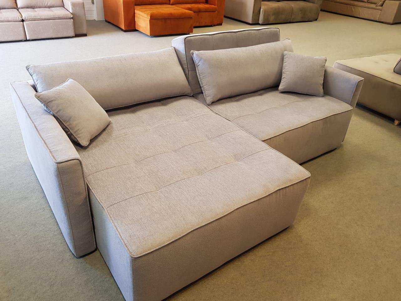 4 modelos de sofás grandes e aconchegantes